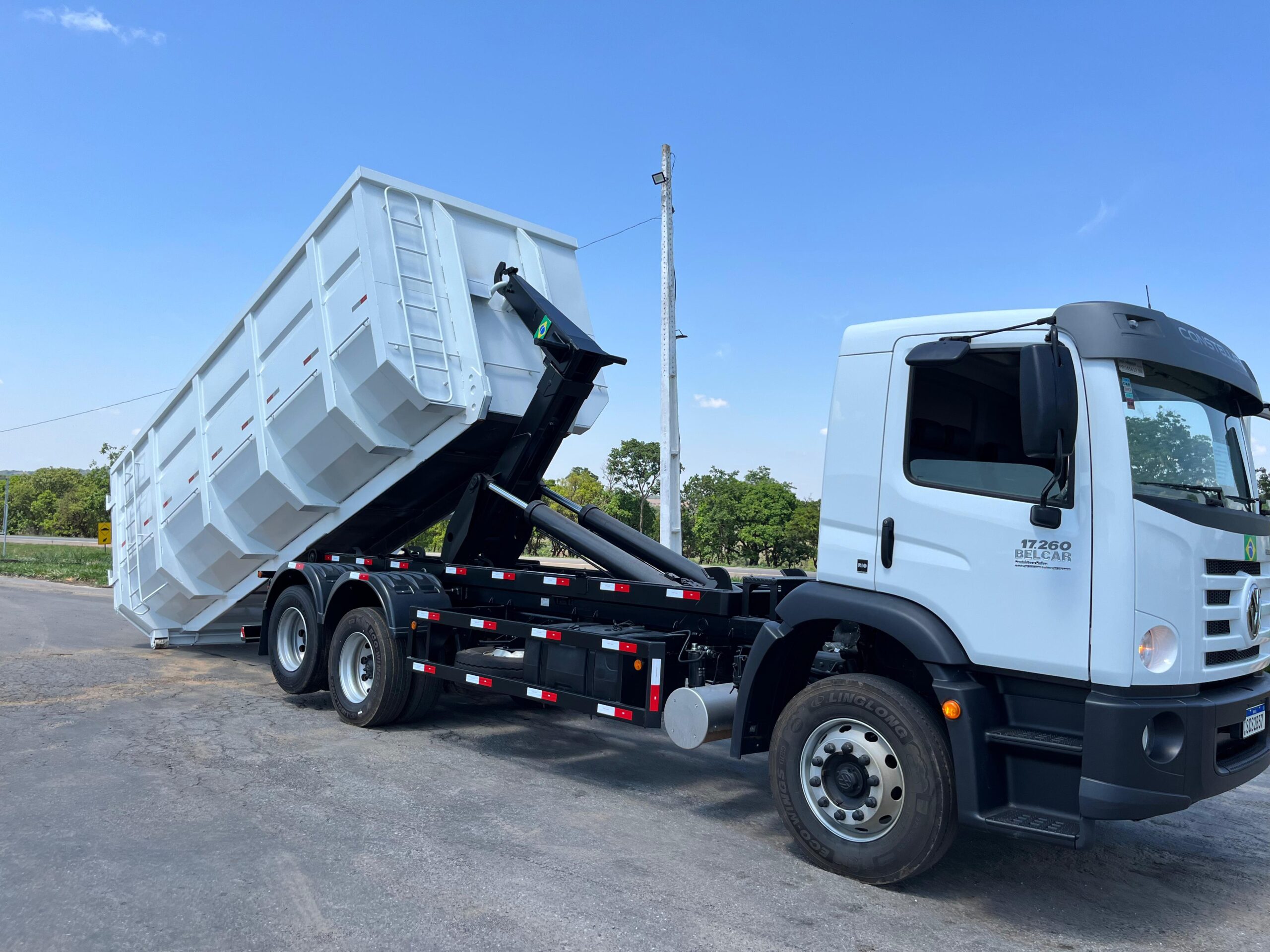 Rei do Roll-on Roll-Off - Locação de caminhão Roll-on Roll-off